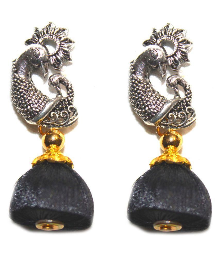 Earrings below 500 store
